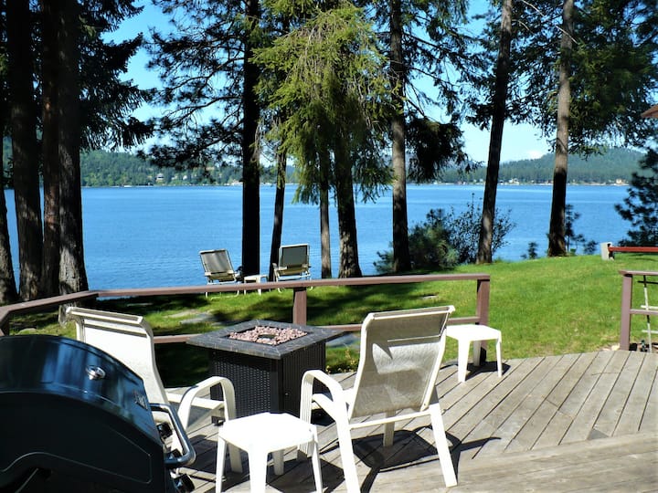 Grandma's Waterfront Cabin - Loon Lake, WA