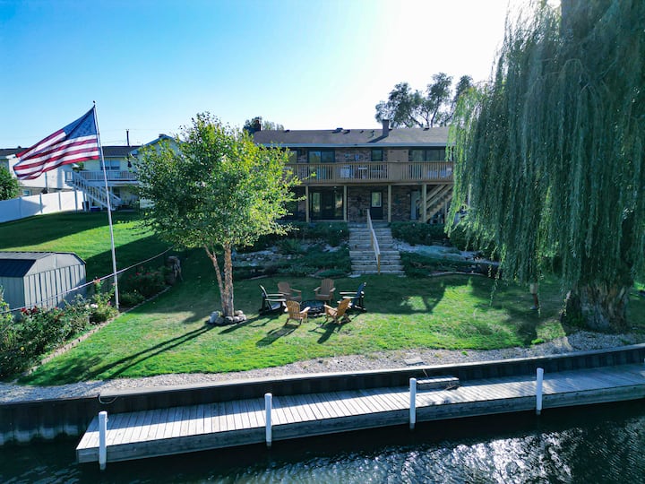 Waterfront Escape-fireplace, Office, & Comfort - Fox Lake, IL