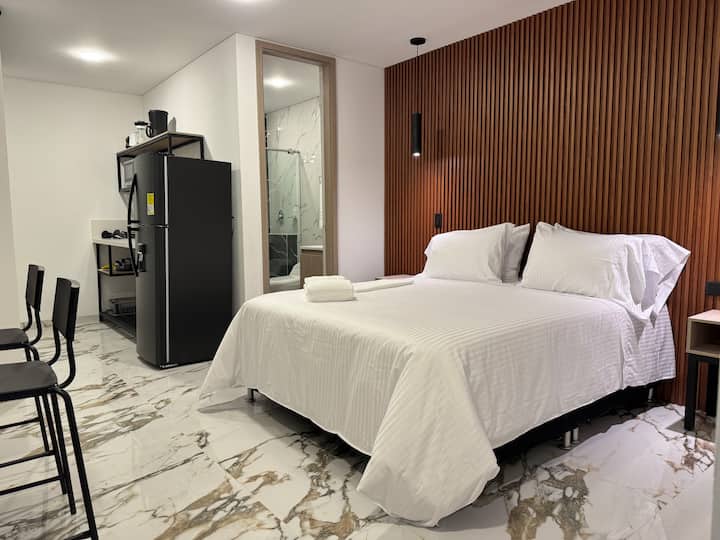 El Poblado Loft. Great Location, A/c 108 - Medellín