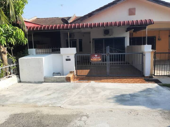 Diamond Homestay - Kuala Kangsar