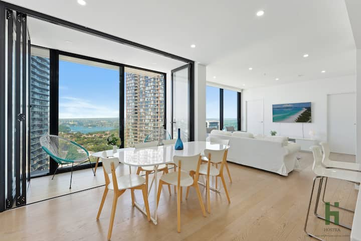 St Leonards 2b2b Apt With Skyview - North Sydney