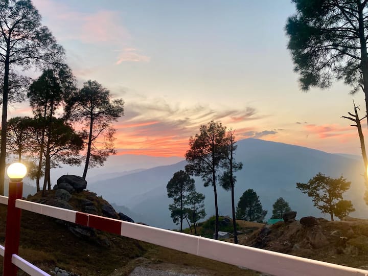 Vacationbuddy-trailblazer Lounge/adventure@ Almora - Almora