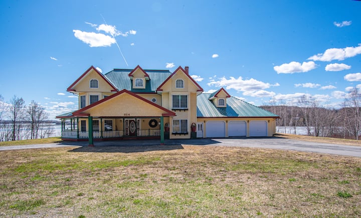 Castle On The Lake
824 Beaulieu Rd
St David Maine - Maine