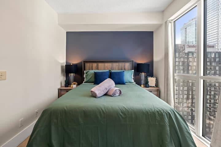 One Bedroom Condo In Downtown - Toronto