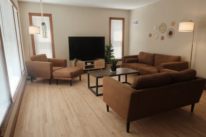 Mke Boho Retreat Near Airport - Milwaukee, WI