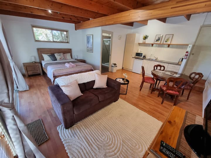 Family Friendly Farmstay - Wattle Studio - Beaudesert