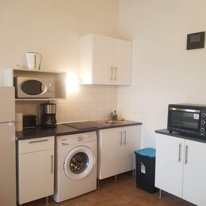 Studio Avec Terrasse Et Parking - Balaruc-les-Bains