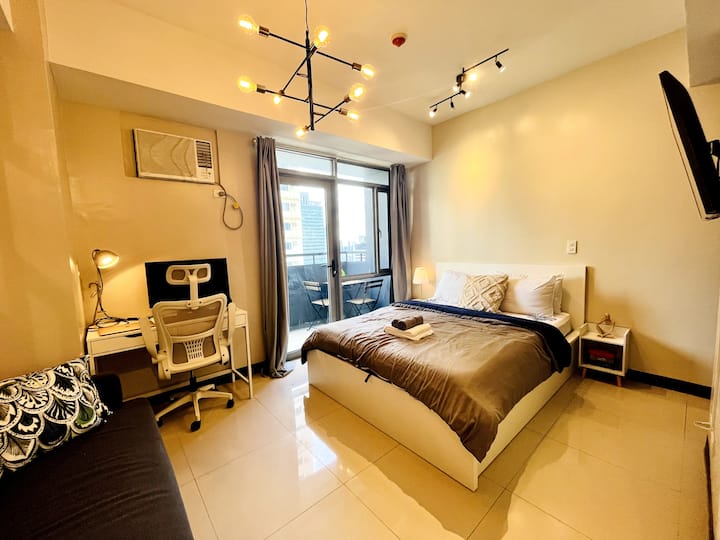 Vesta Workation @ Manhattan Heights Araneta Cubao - Cuba