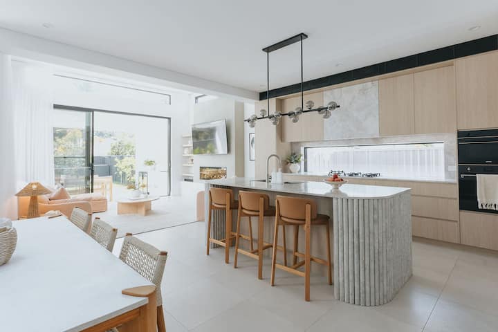 The Light House - Luxe Home With Pool - Cronulla