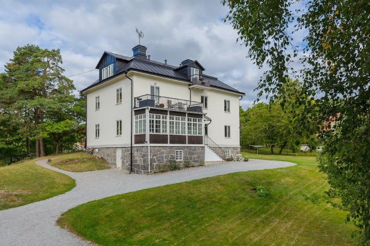 Rymlig Lgh I Villa, Stocksund - Stockholm