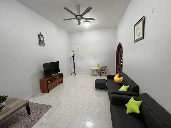 Sweet Moon Muar Homestay / 星月民宿 - Muar