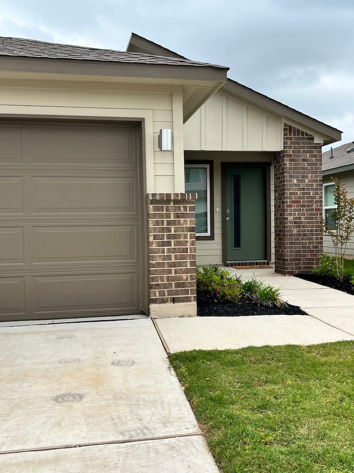 Home Away From Home - College Station, TX