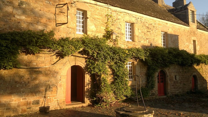 Manoir De Pontplaincoat - Plage de Plougasnou-Saint-Jean-du-Doigt