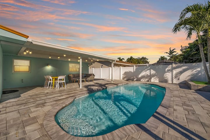Heated Pool, Game Room, Minigolf @ Mermaid Cove - Indian Rocks Beach, FL