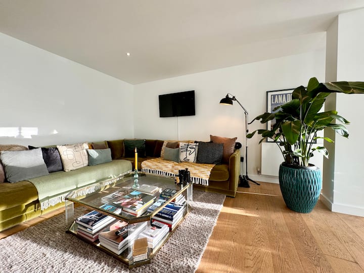 Oasis In Heart Of London Fields. Short/long Term - London