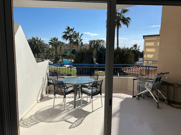 Beachside Apt. Near Bus & Lidl - Pafos