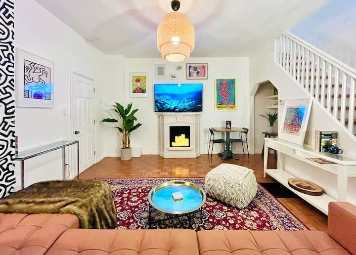 Mid-century Chic W/ 2 Parking & Patio - Toronto
