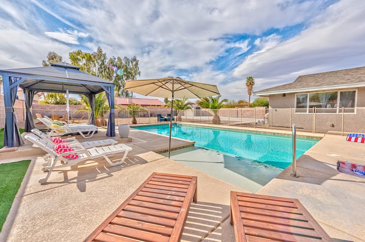 5 Stars 5bdr .5 Acr Lot Big Pool & Game Room! - Henderson, NV