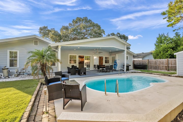 Heated Pool, Stylish Home | Grand Cypress Retreat - Clearwater