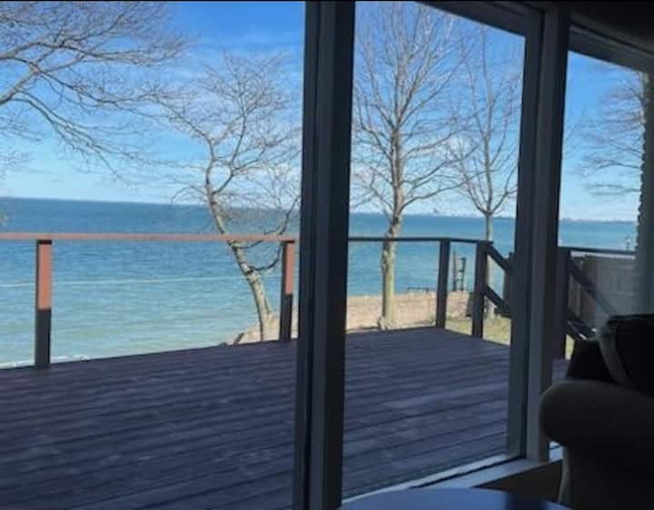 Lake Front Home
Spectacular Sunsets - Hamburg, NY