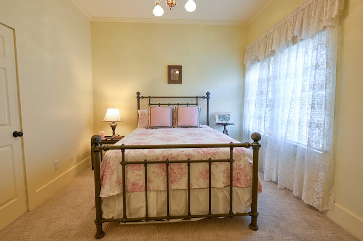 Anastasia - The Cottages At Twin Oaks - Natchez, MS