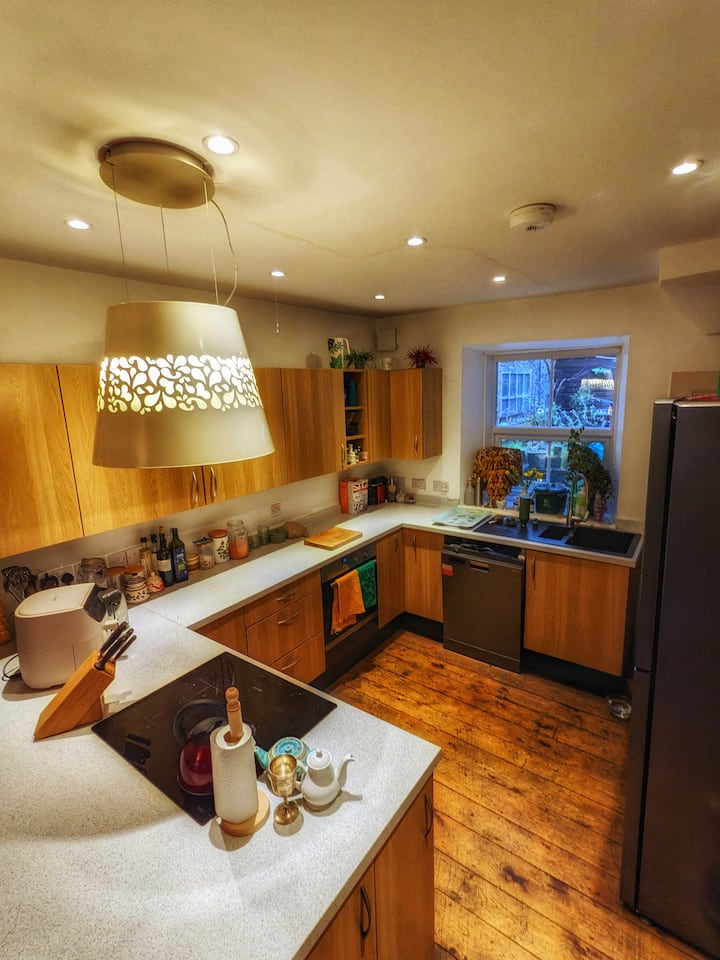 Two Double Rooms - Llys Caradog "Friendly Court" - Machynlleth