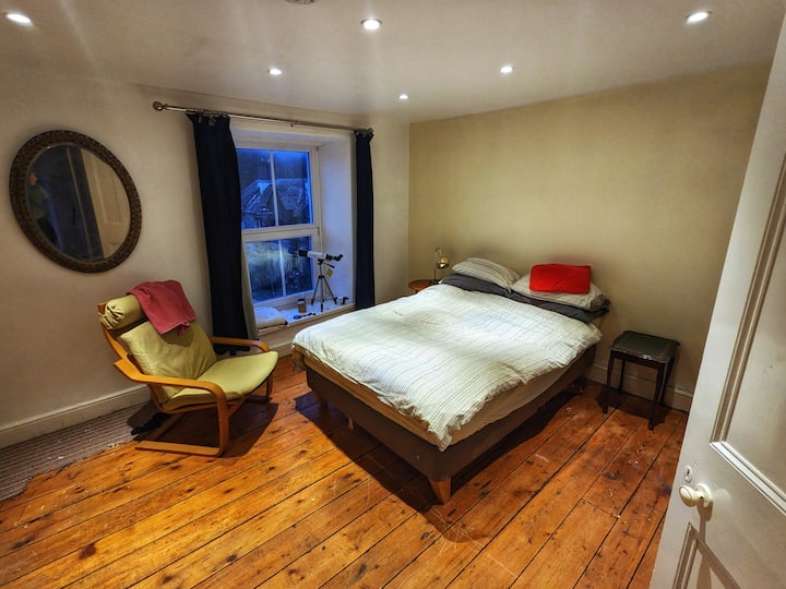 Double Room At Llys Caradog "Friendly Court" - Machynlleth