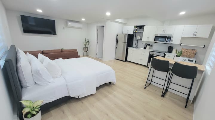 A Modern & Private Guesthouse With Full Kitchen. - Hawthorne, CA