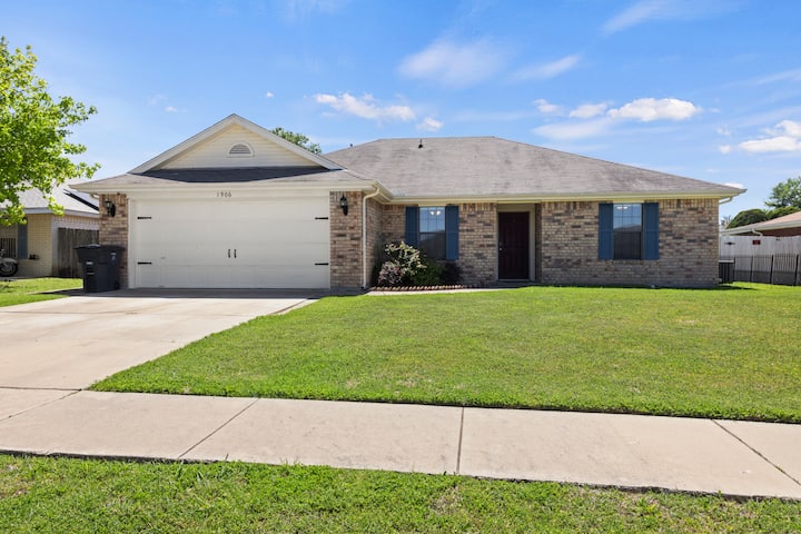 Affordable & Clean | Sleeps 8 - Killeen, TX