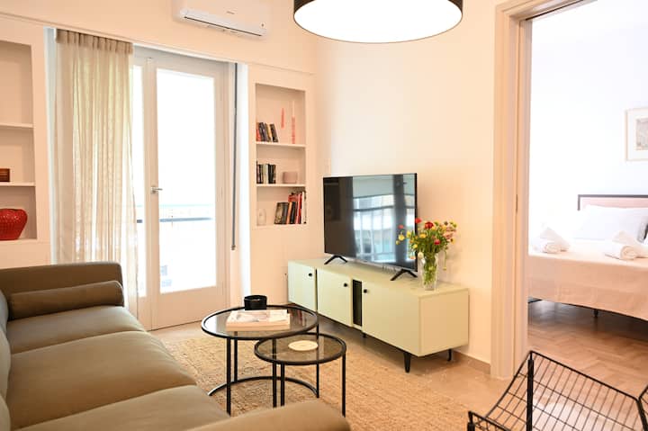 Elegant & Spacious 3b/r Athenian Flat In Koukaki - Athen