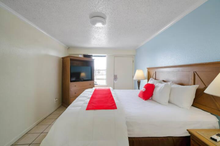 Premium King Bed With Kitchenette - Rockport, TX