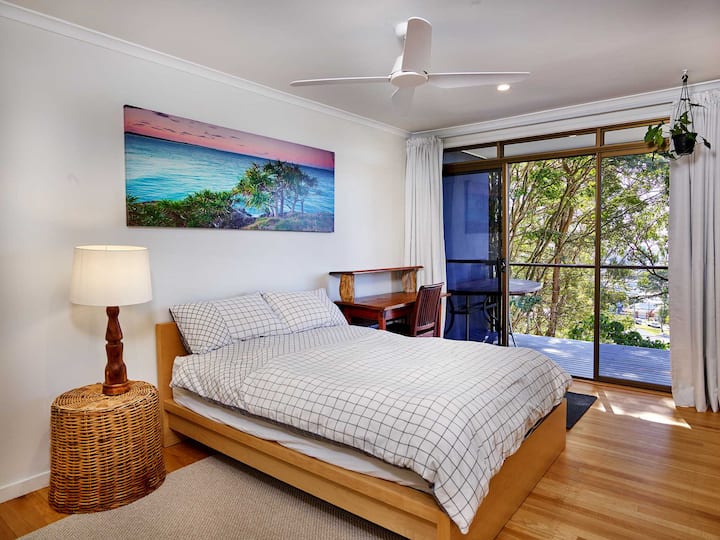 Burleigh Heads Queen Room - Gold Coast