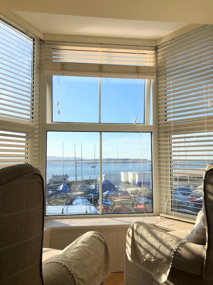 Popular Sea View Apartment - Aberdovey