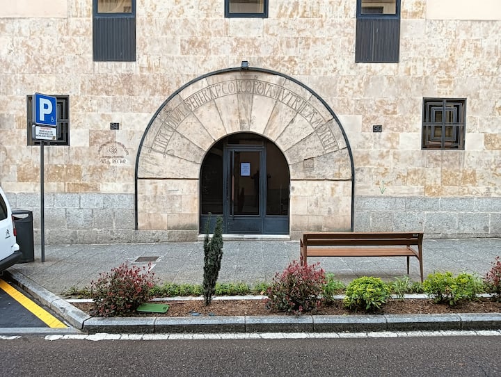 Ambiente Joven En El Centro Histórico - Salamanca