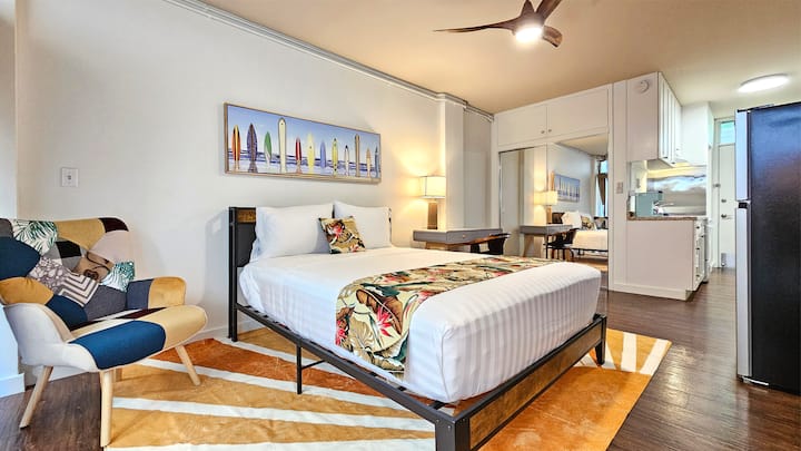 432 304 Waikiki's Surfs Tide Walk-up Wfh 28+nights - Honolulu