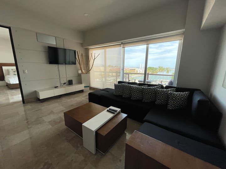 Excellent Location In The Hotel Zone, Fast Wifi - Puerto Vallarta