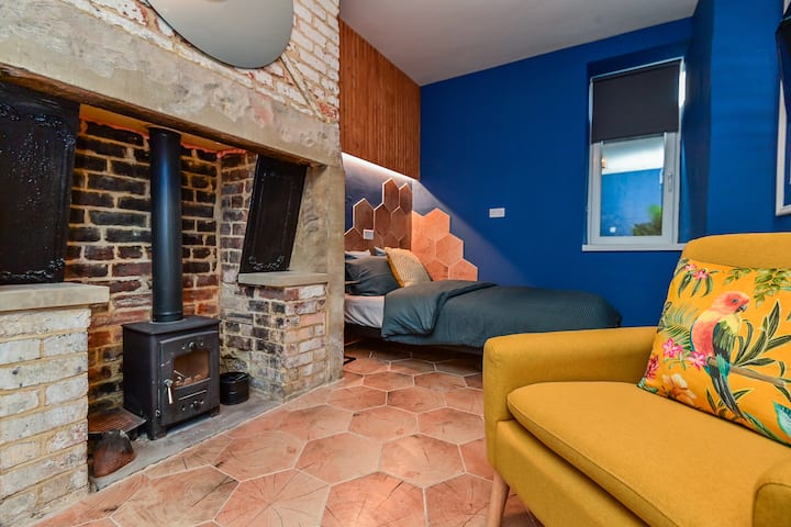 Halifax Central 2-bed Apartment - Hebden Bridge