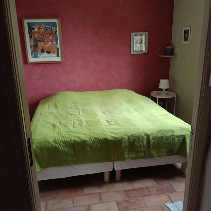 Chambre Avec Deux Lits Jumeaux Ou D'un Lit 180 - Suze-la-Rousse