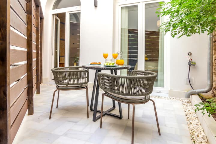 Un Rincón De Sevilla Con Patio Hecho Para Ti	- Slz - Sevilla