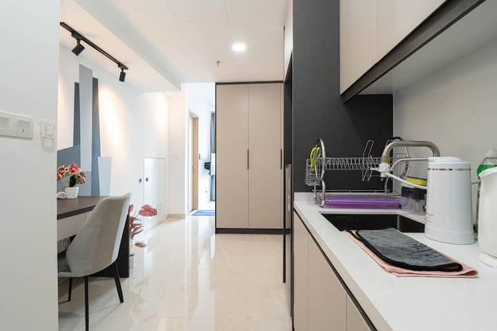 The Colony Near Monorial Station To Bukit Bintang - Malaysia