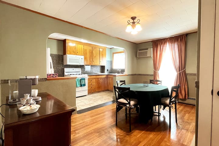 1 Br, 1 Bath, Free Wifi, Near T. - Malden, MA