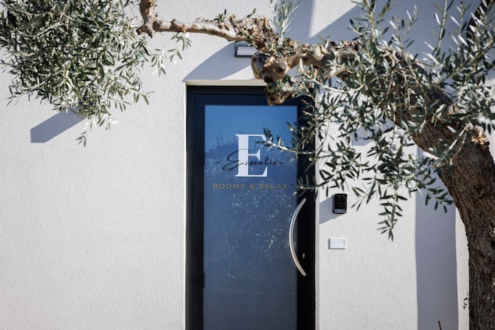 Essentia Rooms & Relax Stanza 3 - San Salvo