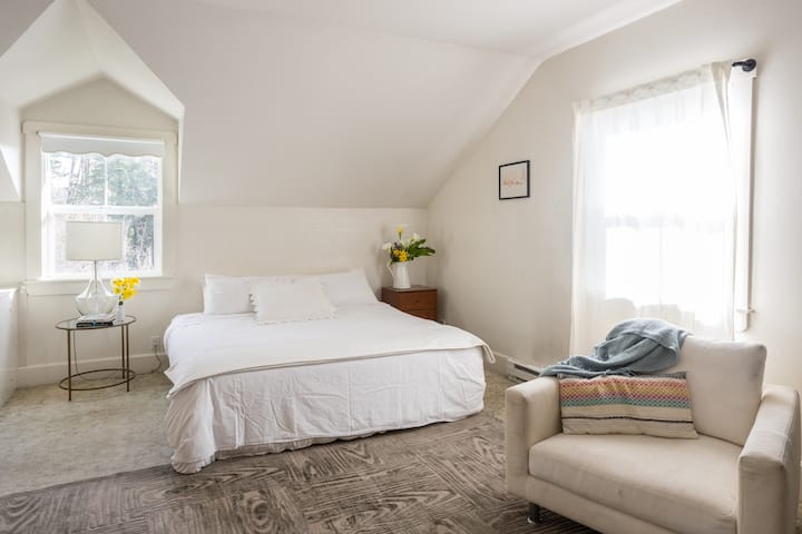 Sunrise Suite - Mendocino, CA