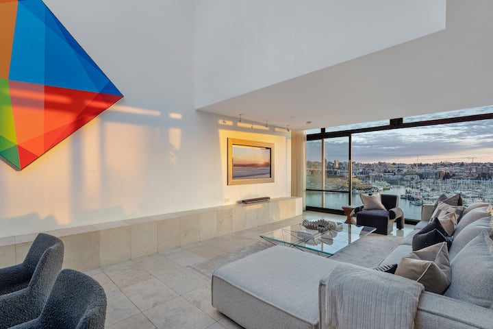 The Beach Avenue Penthouse - English Bay - 