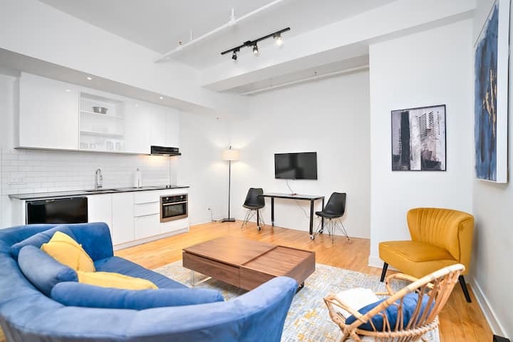 Trendy Loft In The Plateau - Laval