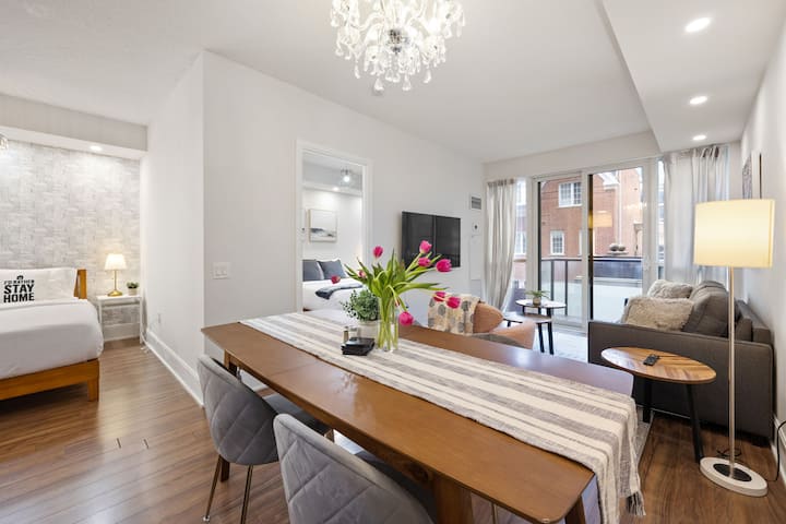 Charming 2 Br Style, Ent. District - Toronto, ON
