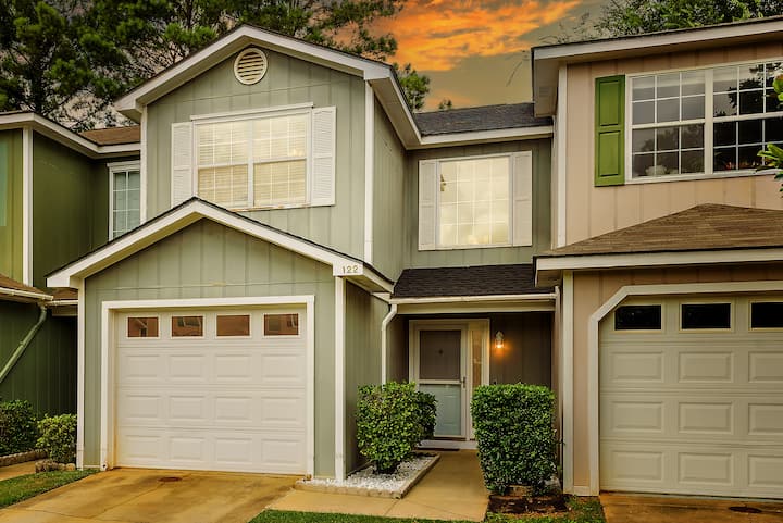 Beautiful Enterprise Condo - Lake Francis, Enterprise