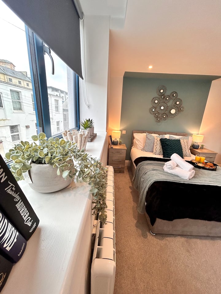 Harbour View - Sea Views, Central Location, - Torquay