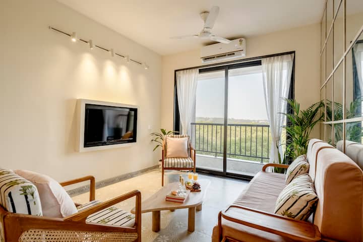Picture-perfect 2bhk | Candolim Stay Near The Sea - Goa