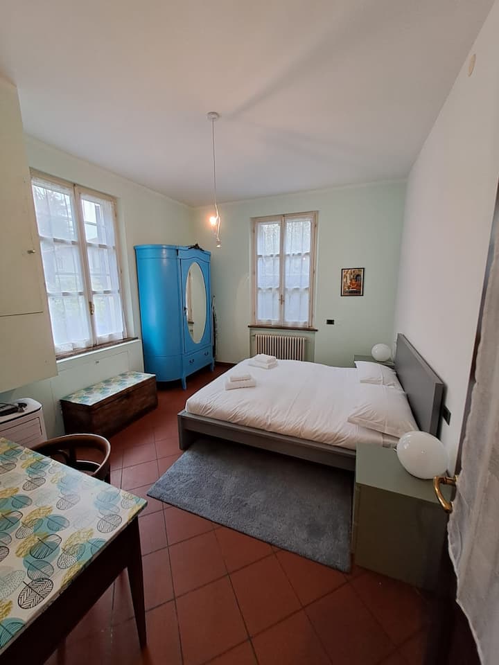 Fuoriporta Rive Droite Con Posto Auto - Parma